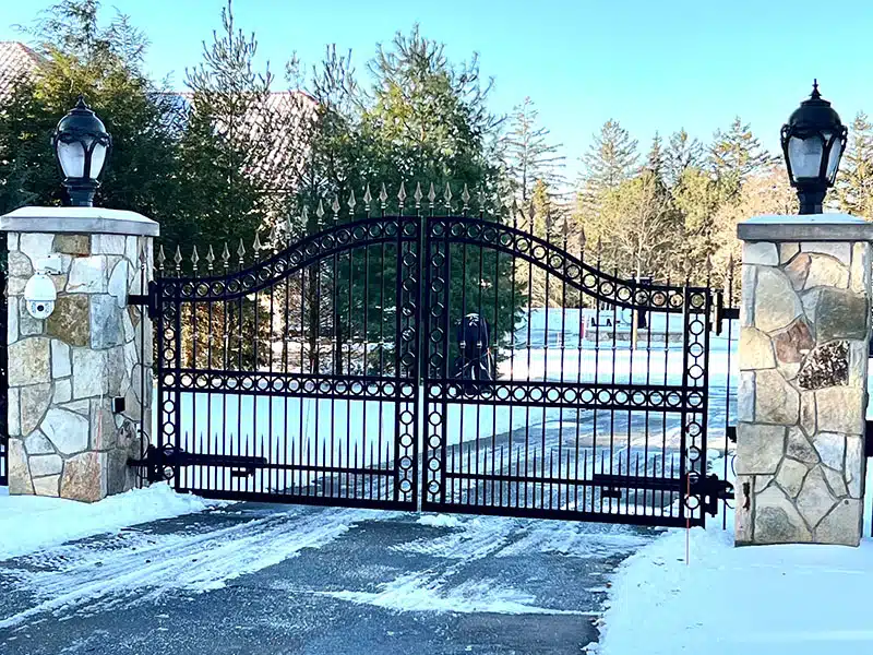 Steel Gates vs. Aluminum Gates: Understanding the Differences.